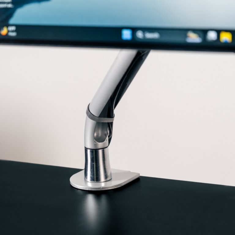 Dell UltraSharp UP2716D 27 inches IPS QHD 100% sRGB Monitor (Used) With ...